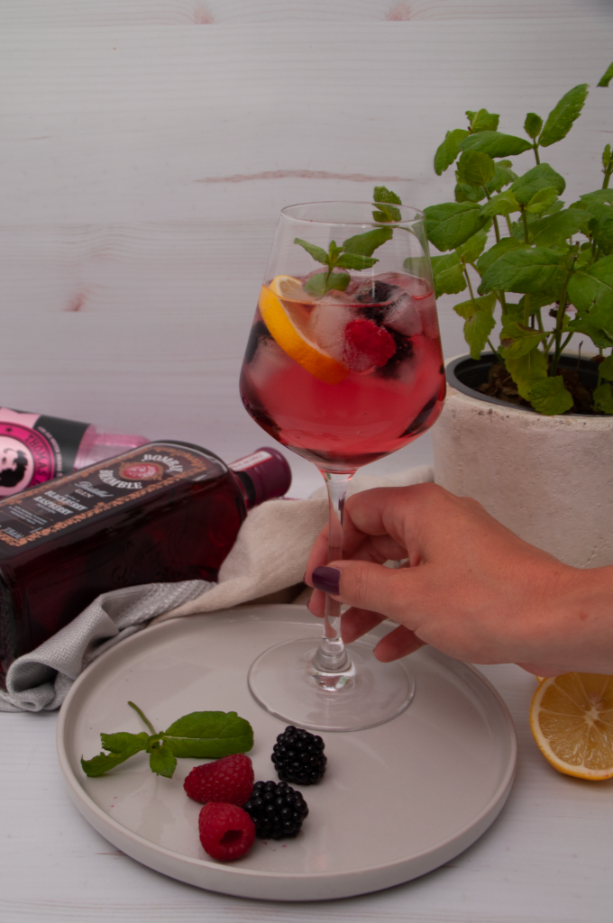 Berry Bramble mit BOMBAY BRAMBLE® Gin